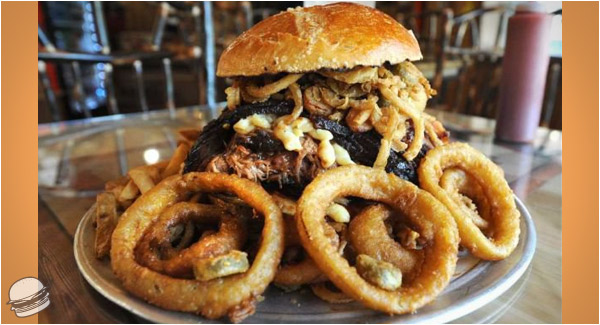 Graveyard Burger From Wagon Train BBQ : Damn That Looks Good